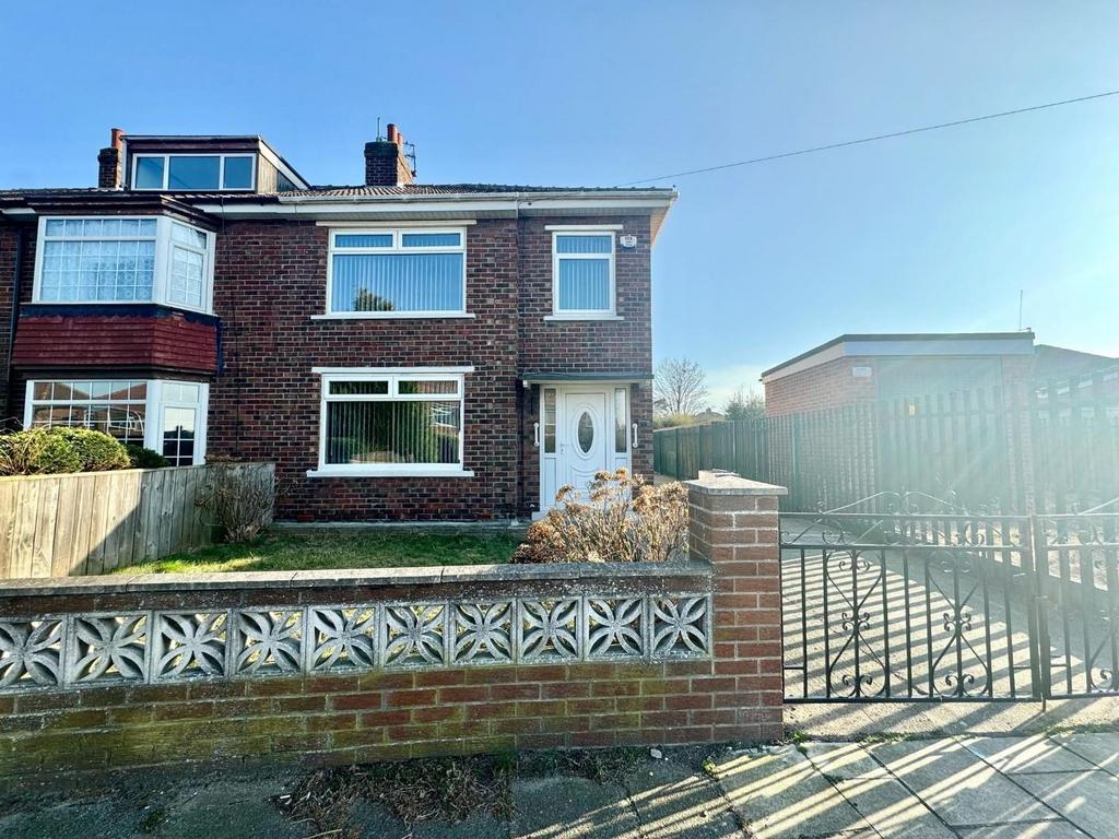 Ullswater Avenue, Middlesbrough 3 bed semi-detached house - £155,000