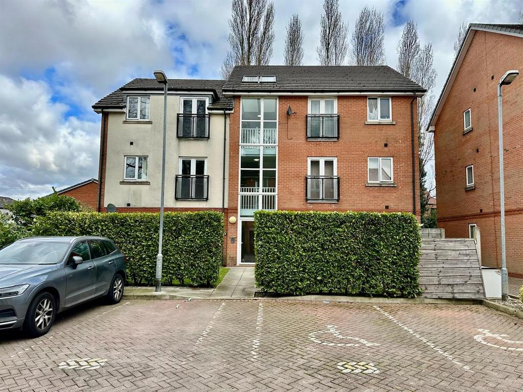 Parsons Way, Manchester 2 bed apartment - £80,000