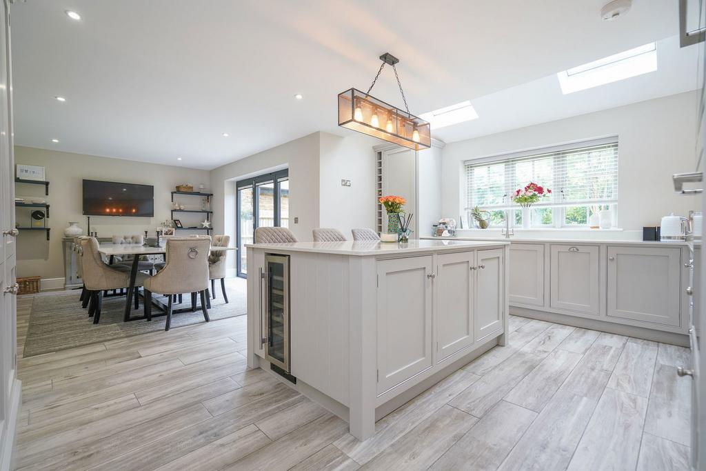 Manor Farm Court, Priors Marston CV47 5 bed village house for sale - £ ...
