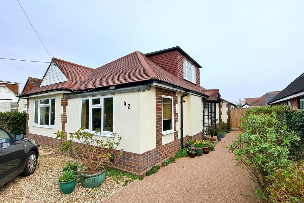 Barton Lane Barton on Sea BH25 7PW 3 bed detached bungalow for sale - £ ...