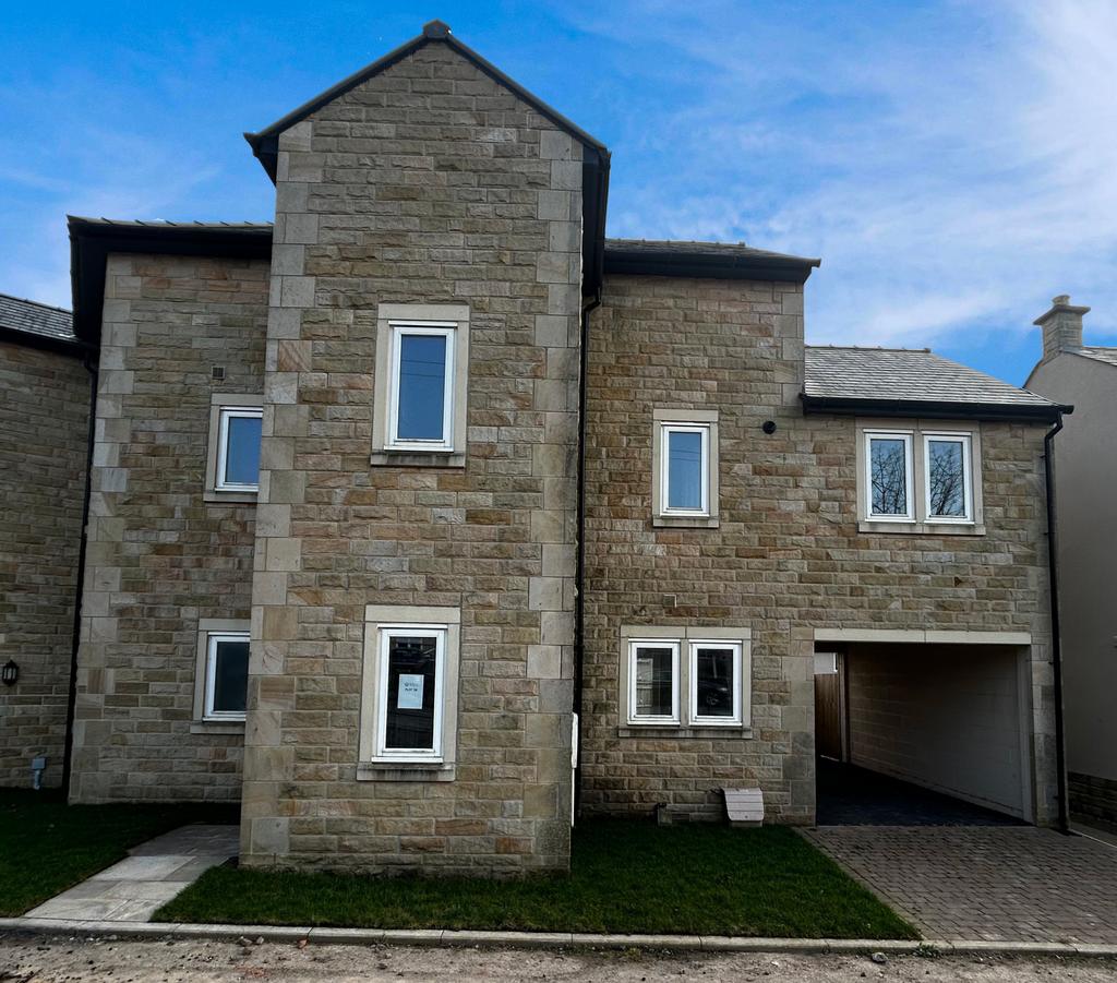 Hall Barn Drive, Longridge PR3 4 bed mews to rent - £1,600 pcm (£369 pw)