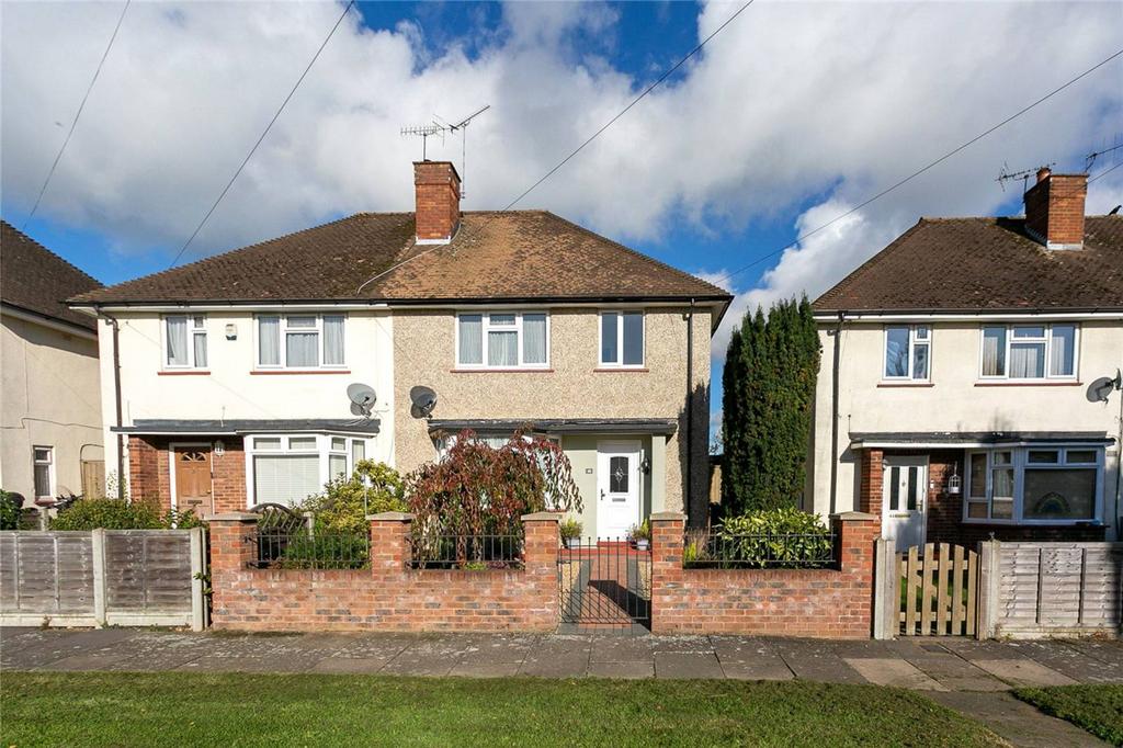Clarke Way, Watford, WD25 3 bed semi-detached house - £1,900 pcm (£438 pw)