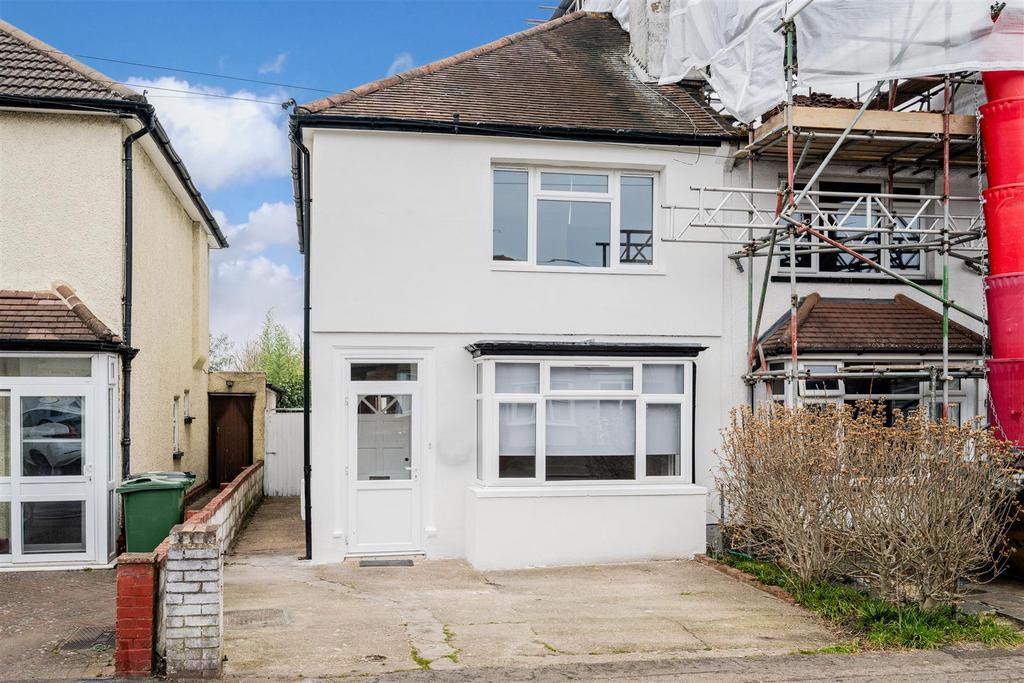 Chase Road, Epsom 3 bed semi-detached house - £575,000