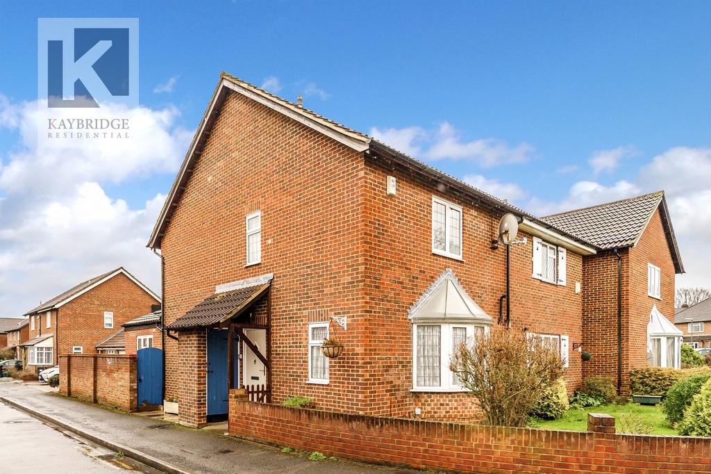 Cardinal Close, Worcester Park, KT4 3 bed semi-detached house - £550,000