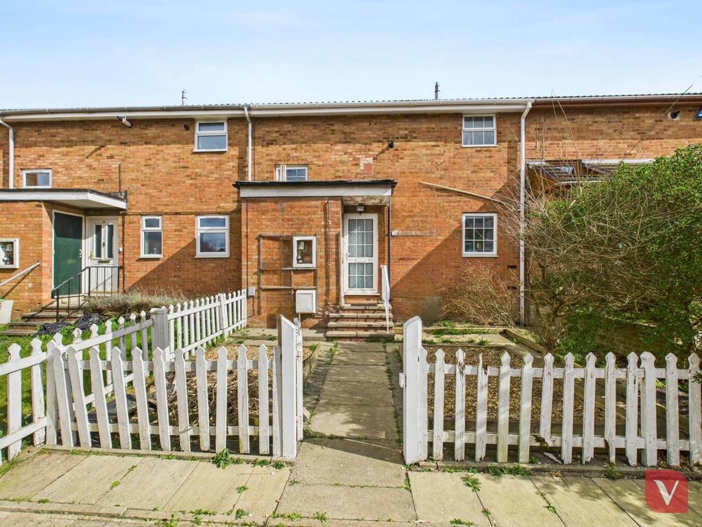 Denham Close, Luton LU3 3 bed terraced house for sale - £285,000