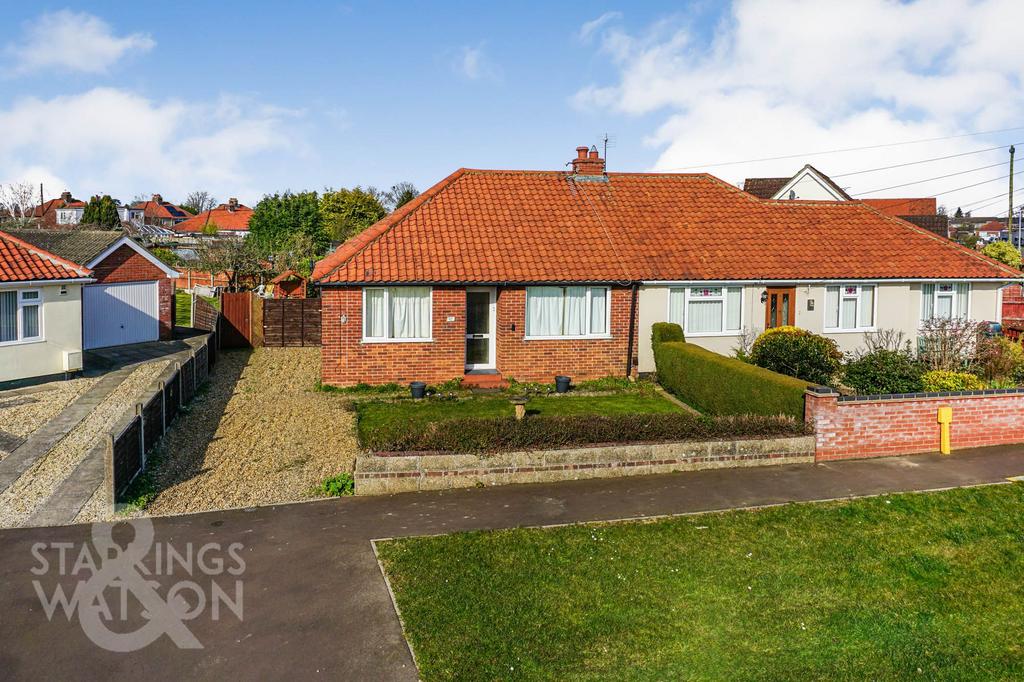 Links Close, Hellesdon, Norwich 3 bed semi-detached bungalow for sale ...