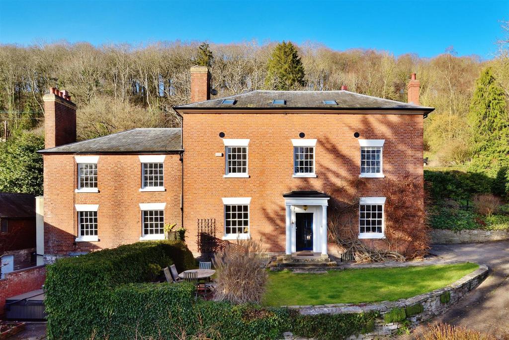 Bodenham - with 2 acre gardens 7 bed detached house - £1,250,000