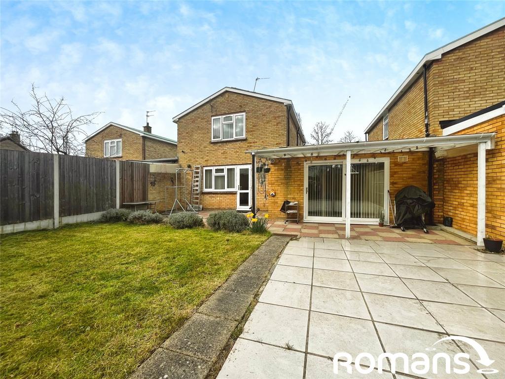Cumbria Close, Maidenhead, Berkshire 3 bed link detached house - £615,000