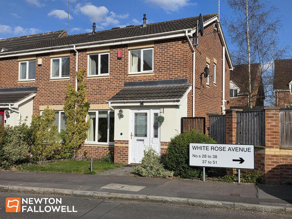 White Rose Avenue, Mansfield, NG18 3 bed semi-detached house - £975 pcm ...
