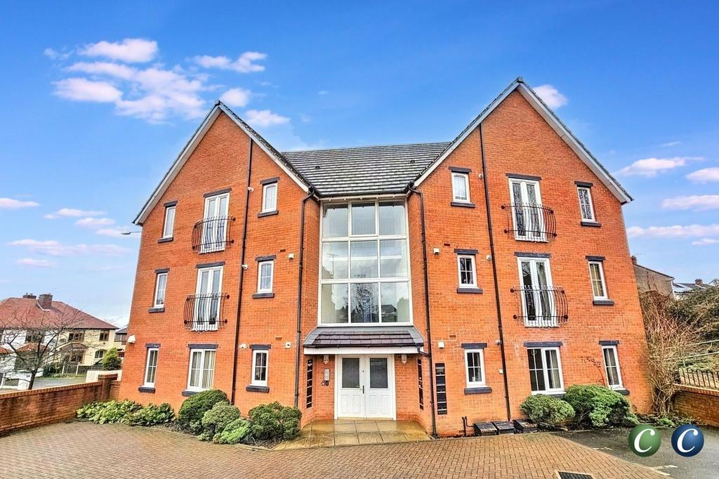 Pear Tree Court, Rugeley, WS15 1HF 2 bed flat for sale - £120,000