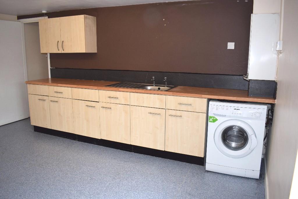 Shields Road, Newcastle upon Tyne NE6 2 bed flat - £750 pcm (£173 pw)