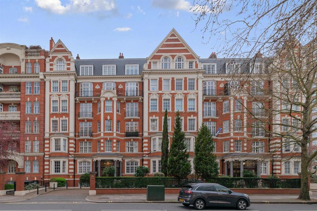 Sandringham Court, Maida Vale... 3 bed apartment for sale - £1,450,000