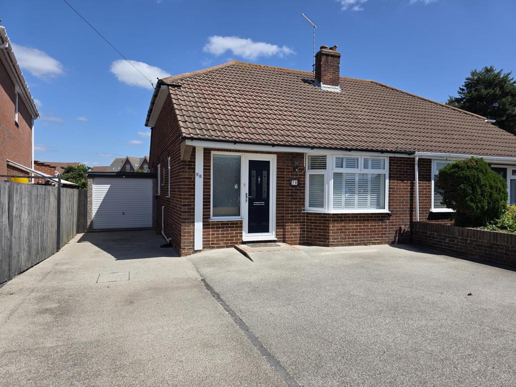 Wootton Road, Lee-on-the-Solent... 3 bed semi-detached bungalow for ...