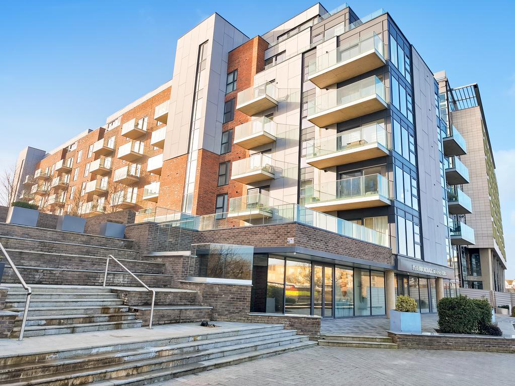 East Station Road, PETERBOROUGH PE2 2 bed apartment to rent - £1,500 ...