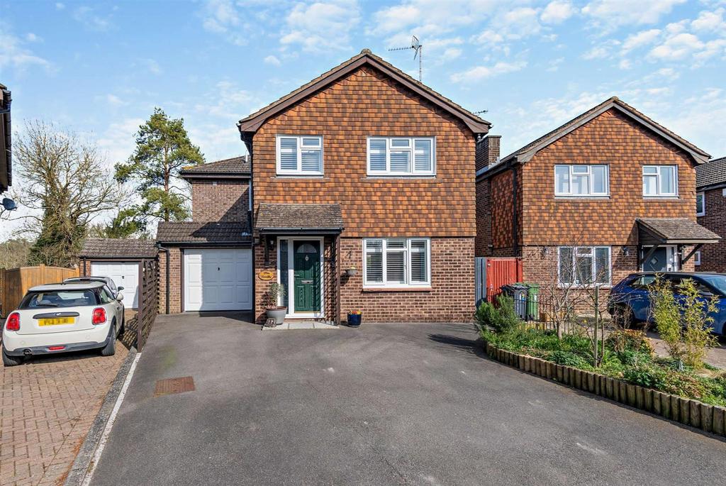 Bournewood Close, Downswood, Maidstone 4 bed detached house - £500,000