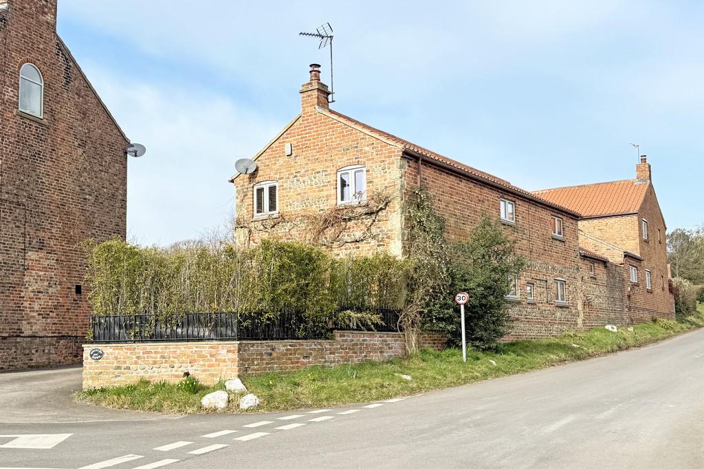 Whixley Mews, Church Street, Whixley 3 bed barn conversion for sale - £ ...