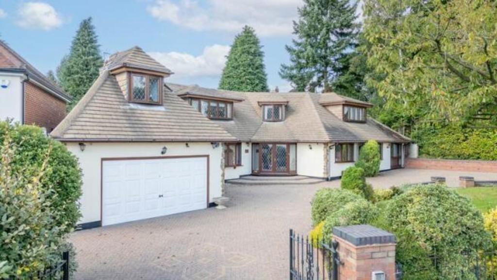 Little Sutton Lane, Sutton Coldfield B75 4 bed bungalow for sale - £750,000
