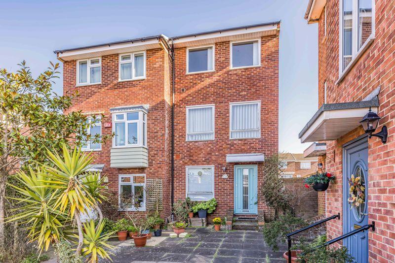 Nobbs Lane, Old Portsmouth 3 bed townhouse - £420,000