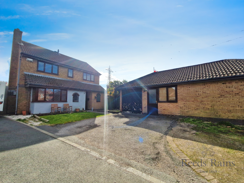 Turner Avenue, Preston PR5 4 bed detached house - £260,000