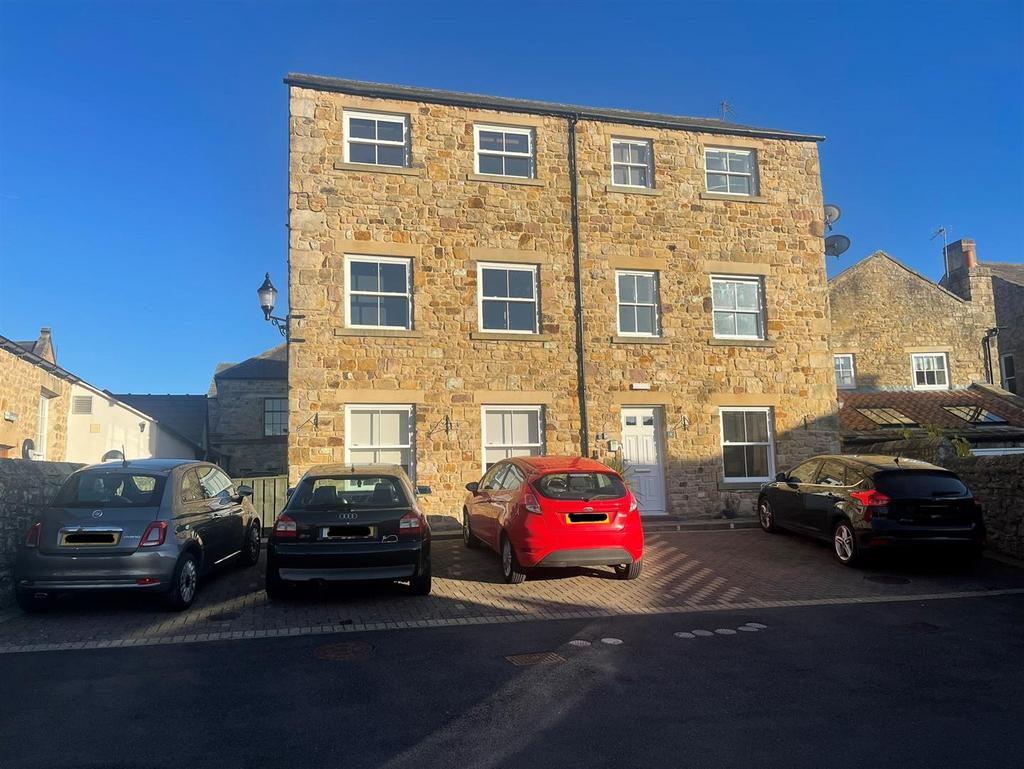 Low Mill, Barnard Castle DL12 2 bed apartment to rent - £625 pcm (£144 pw)
