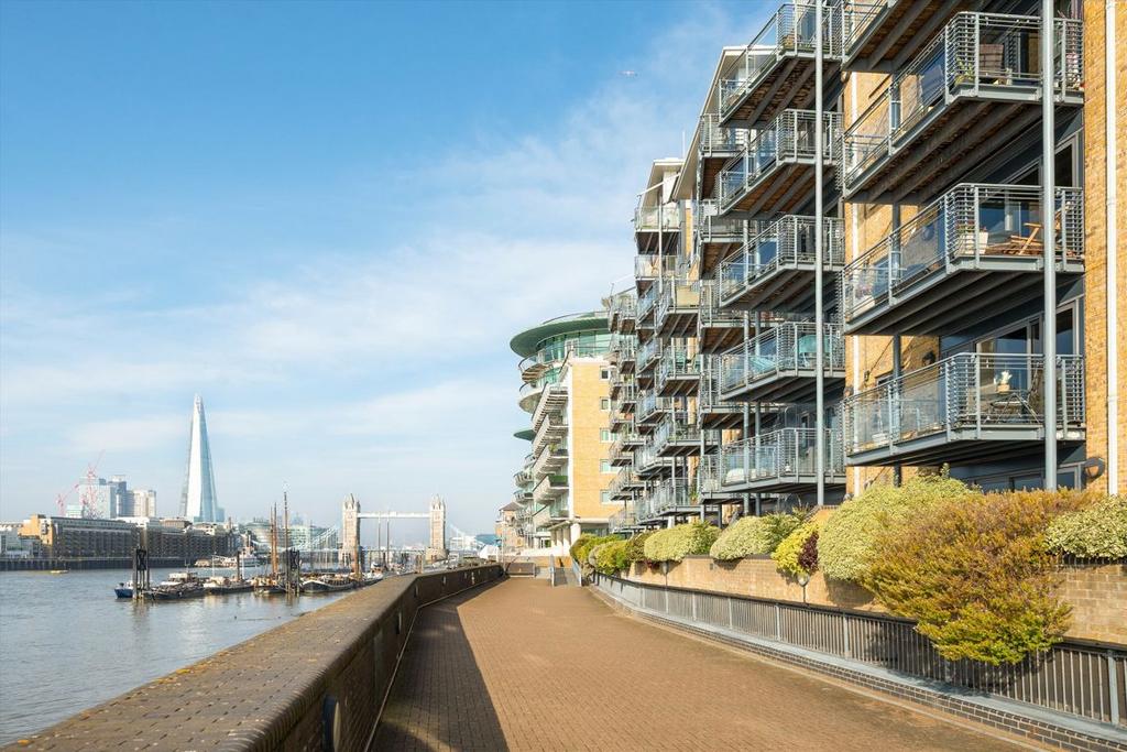 Wapping High Street, London E1W 2 bed flat for sale - £1,250,000