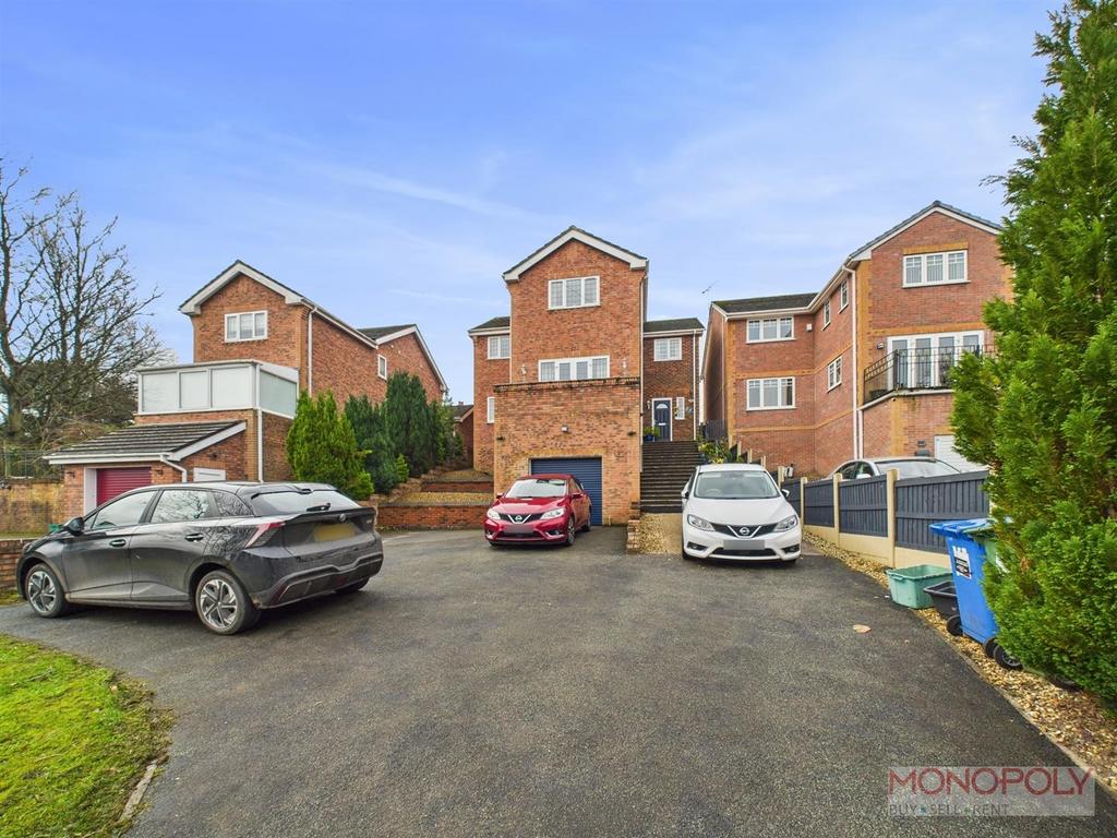Penygelli Court, Coedpoeth, Wrexham 5 bed detached house - £375,000