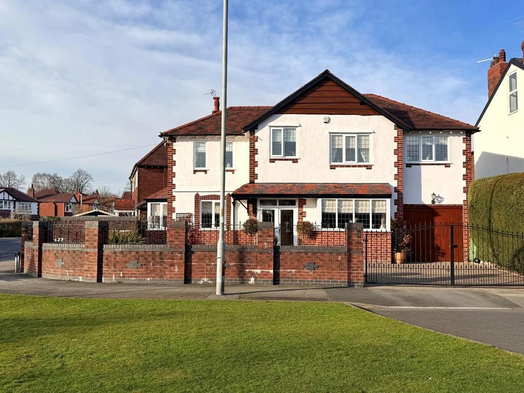 Woodsmoor Lane, Woodsmoor 4 bed detached house - £700,000