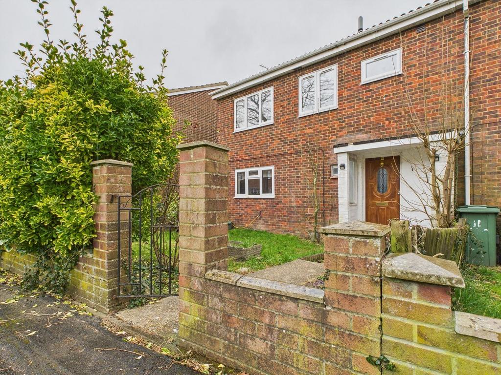 Evesham Walk, Popley, Basingstoke, RG24 4 bed terraced house - £1,500 ...