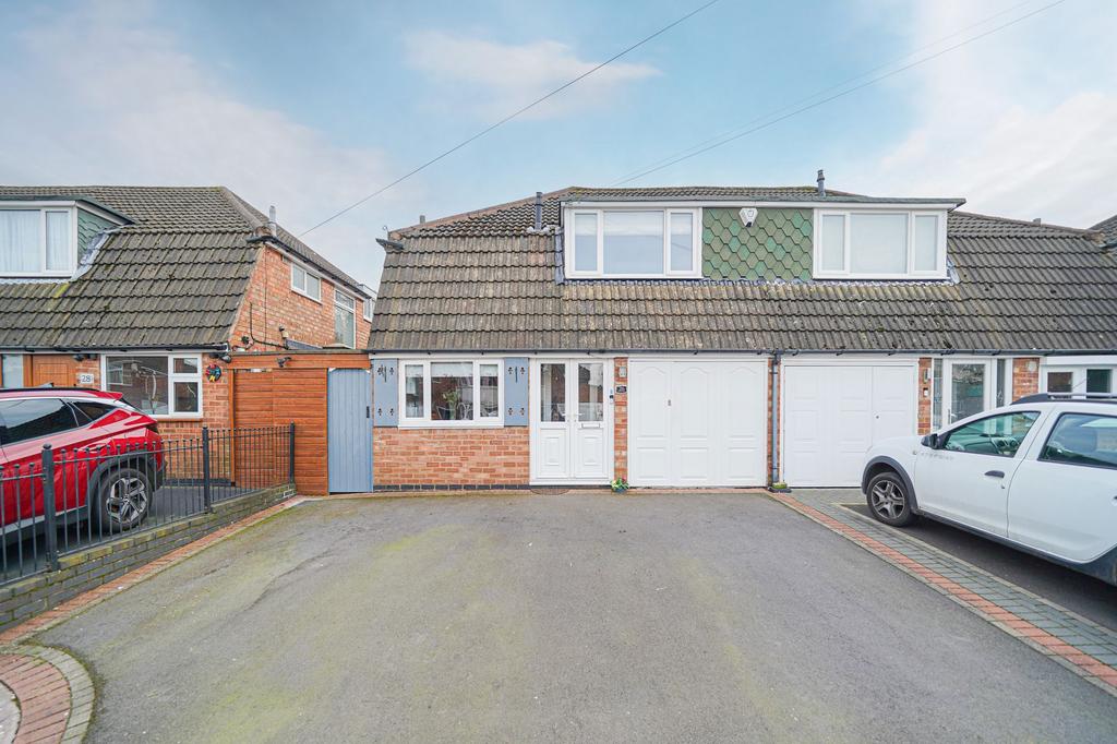 Gaydon Road, Solihull, B92 3 bed semi-detached house for sale - £330,000