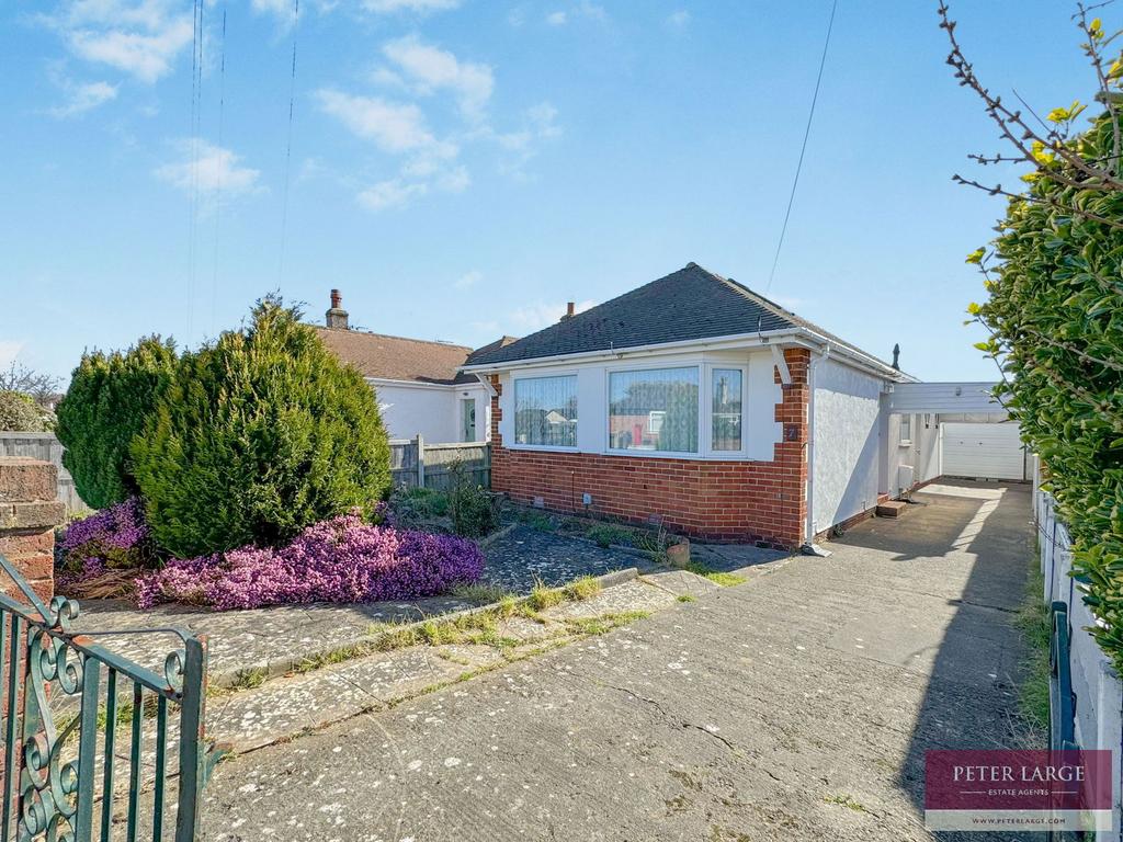 7 Weaverton Drive, Rhyl... 2 bed detached bungalow for sale - £190,000