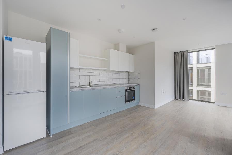 9 Milliners Way, Woking GU21 2 bed flat to rent - £1,550 pcm (£358 pw)