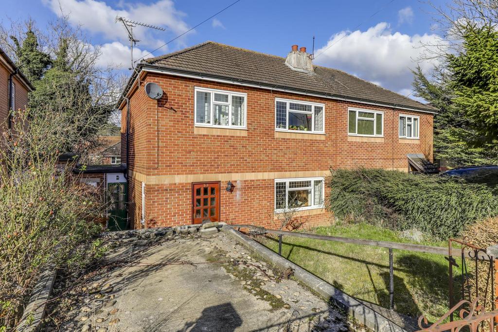 Queens Crescent, Bishop's Stortford CM23 3 bed semi-detached house - £ ...