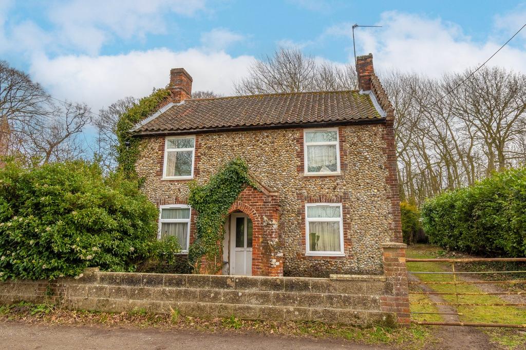 Creake Road, Sculthorpe, NR21 3 bed detached house for sale - £235,000