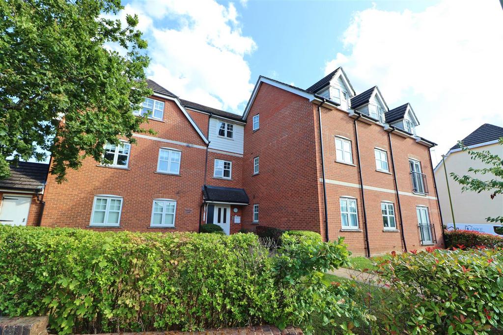 Arundel Drive, Borehamwood 2 bed apartment - £1,600 pcm (£369 pw)
