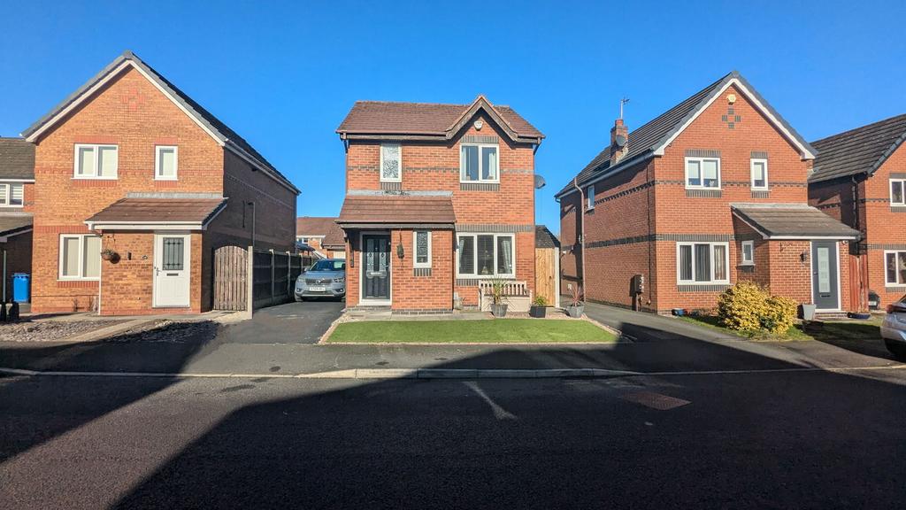 Buckland Drive, Wigan WN5 3 bed detached house for sale - £250,000