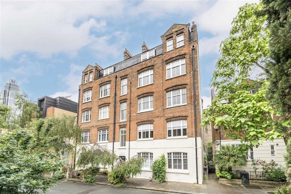 Langley Lane, London SW8 1 bed flat - £380,000