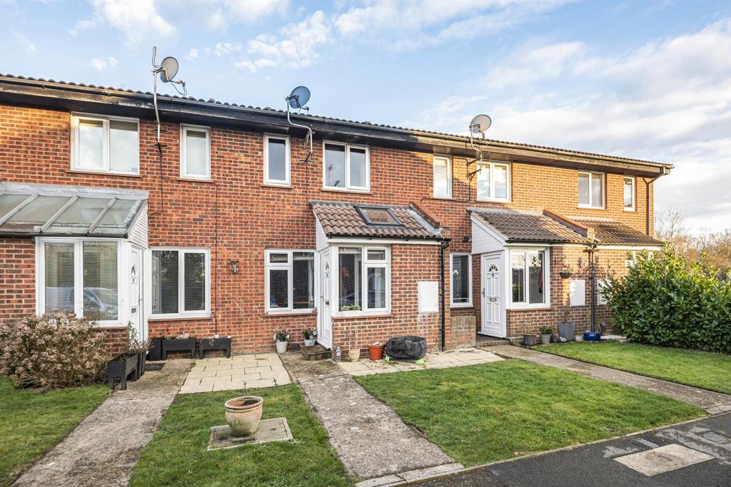 Kelly Close, Shepperton, Surrey, TW17 1 bed terraced house for sale - £ ...