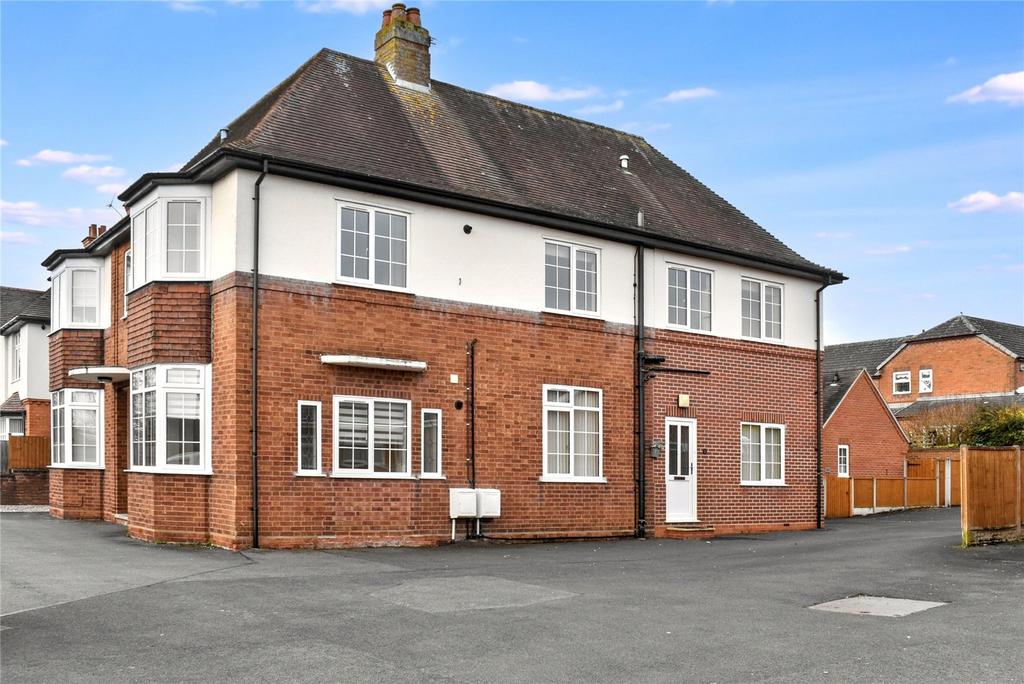 Everton House, Droitwich Spa WR9 2 bed apartment - £950 pcm (£219 pw)