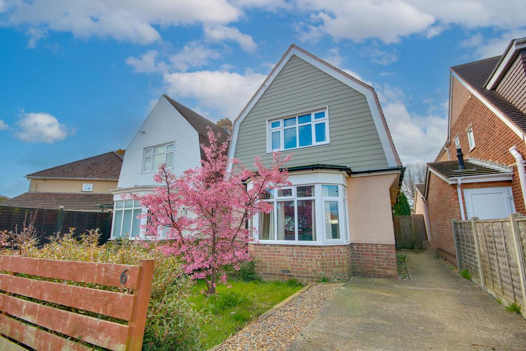 SHOLING! NO FORWARD CHAIN! IMPRESSIVE... 2 bed detached house for sale ...