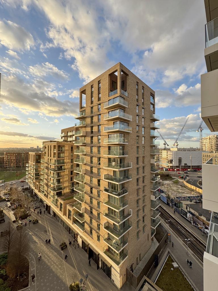 Plowden Road London SE3 1 bed flat - £1,725 pcm (£398 pw)