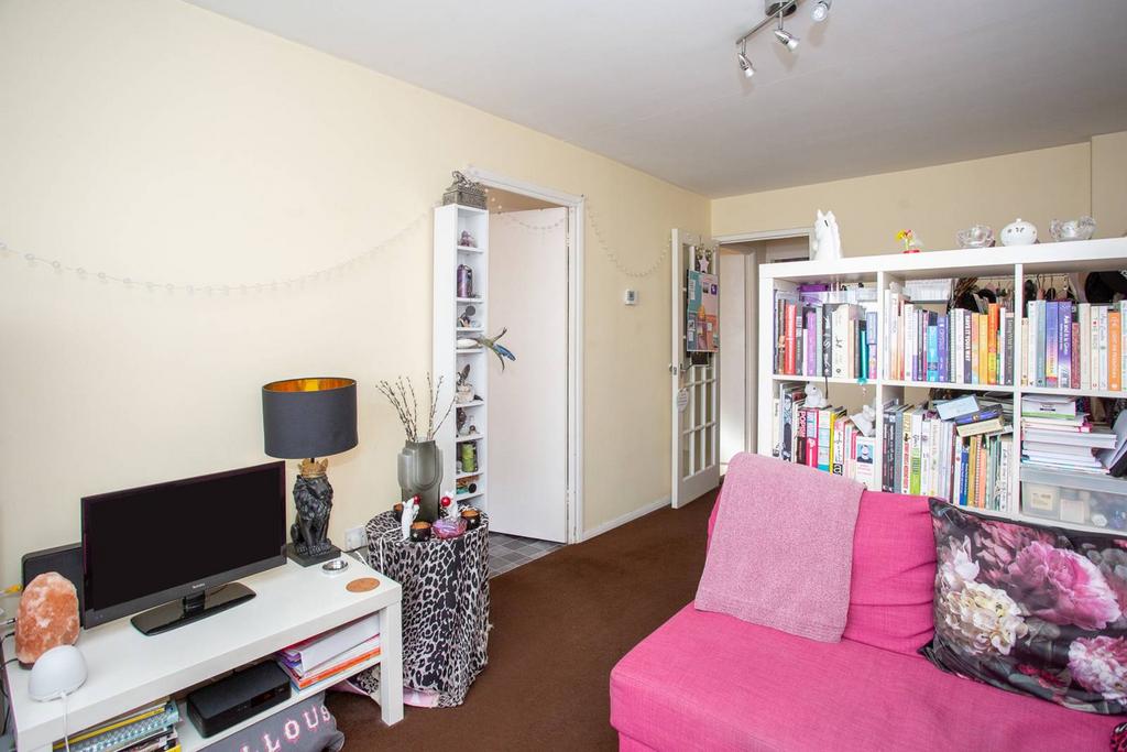 King Georges Avenue, WD18, Watford, WD18 1 bed flat - £1,175 pcm (£271 pw)