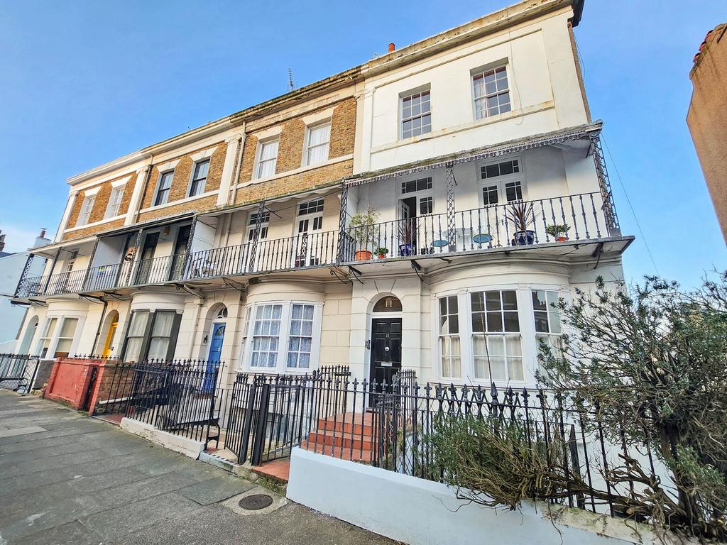 Royal Road, Ramsgate CT11 1 bed flat for sale - £230,000