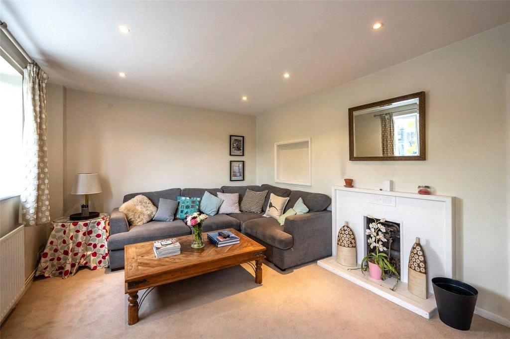 Westwick Gardens, Brook Green... 3 bed apartment for sale - £625,000