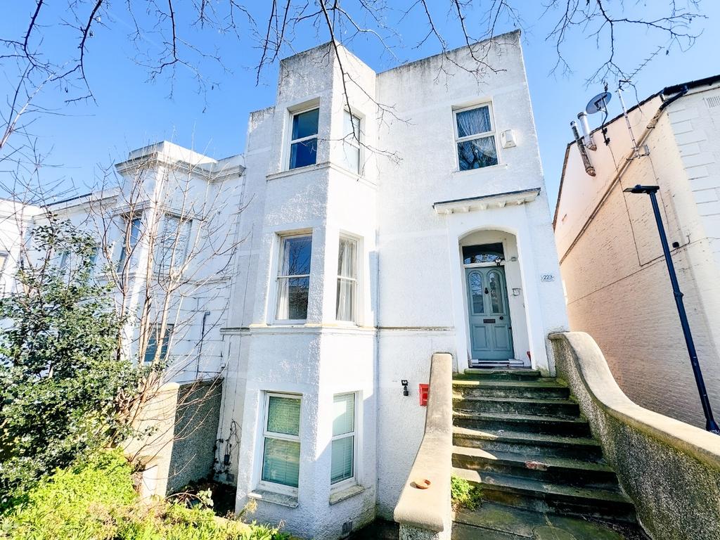 223 Burrage Road, Woolwich, London... 2 bed apartment - £375,000