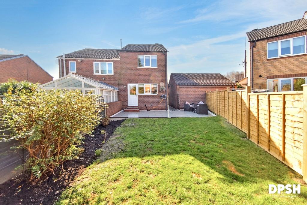 Harrier Way, Morley, Leeds 2 bed semi-detached house for sale - £240,000