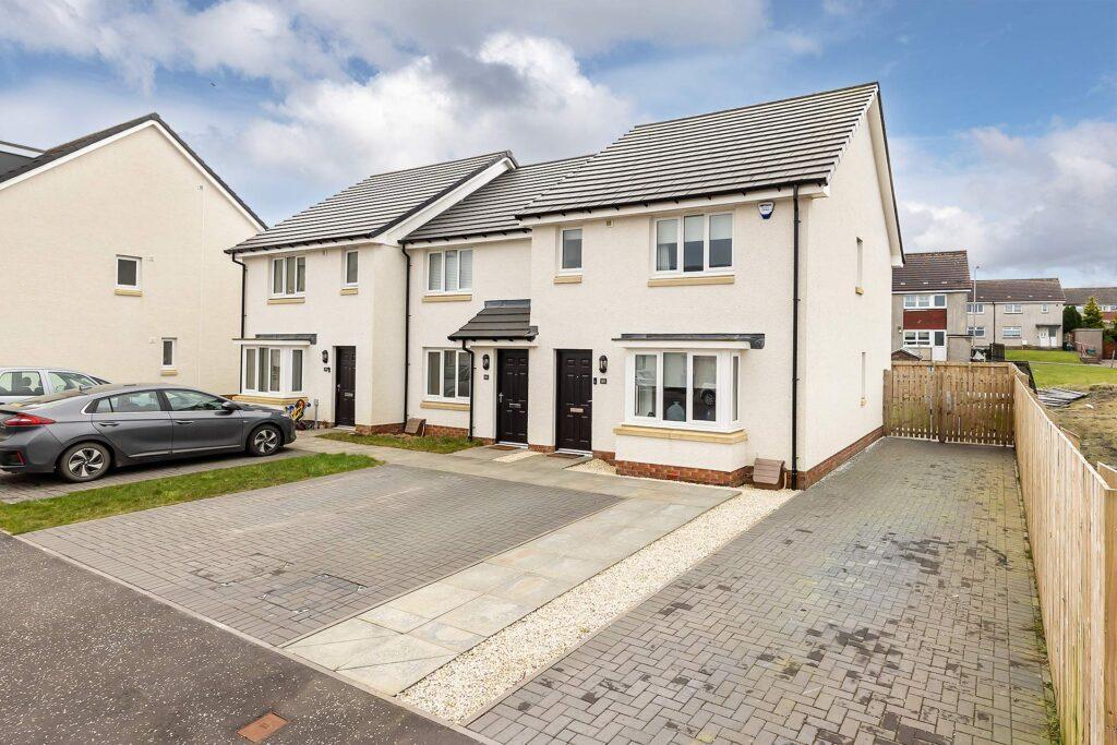 Baird Drive, Shotts ML7 3 bed end of terrace house for sale - £215,000