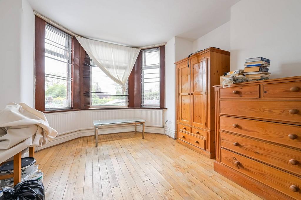 Perth Road, Wood Green, London, N22 2 bed flat - £400,000