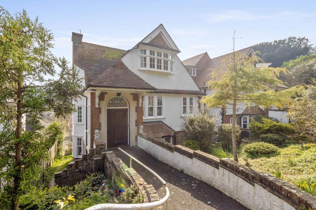Baslow Road, Eastbourne, BN20 7UL 2 bed flat for sale - £350,000