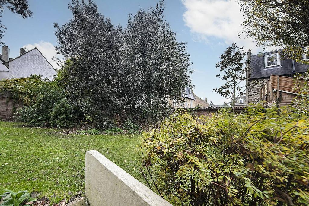 Nightingale Lane, Nightingale... 2 bed flat - £2,250 pcm (£519 pw)