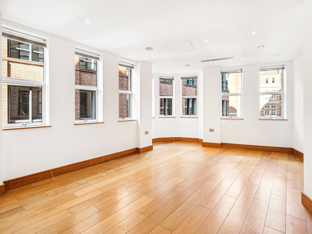 Ludgate Broadway, London, EC4V 2 bed apartment - £3,900 pcm (£900 pw)